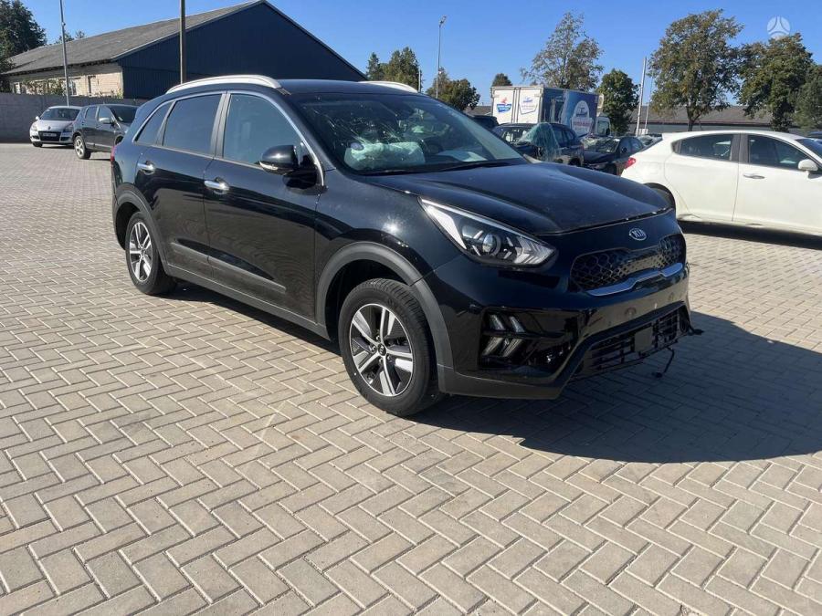 Melns Kia Niro 2020 Tauragė, ar dzinēja tilpumu 1.59 L un nobraukumu 34 tūkst. km par 7900 €, foto 3 vietnē AUTOMOTO.COM.LV