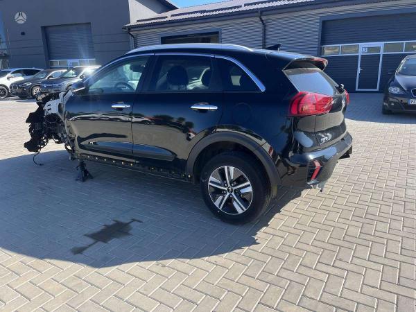 Melns Kia Niro 2020 Tauragė, ar dzinēja tilpumu 1.59 L un nobraukumu 34 tūkst. km par 7900 €, foto 8 vietnē AUTOMOTO.COM.LV