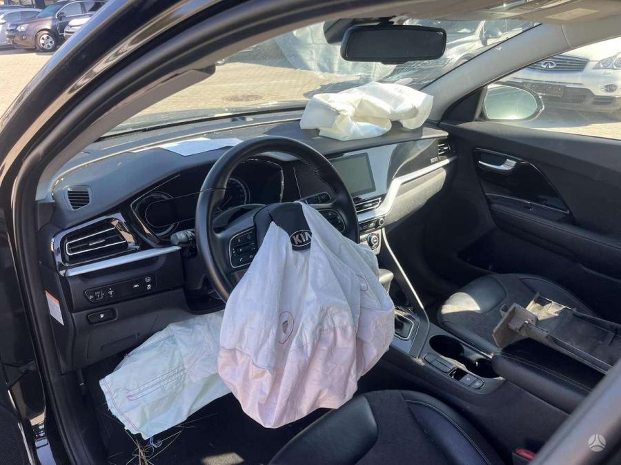 Melns Kia Niro 2020 Tauragė, ar dzinēja tilpumu 1.59 L un nobraukumu 34 tūkst. km par 7900 €, foto 16 vietnē AUTOMOTO.COM.LV