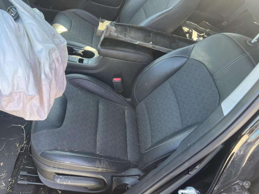 Melns Kia Niro 2020 Tauragė, ar dzinēja tilpumu 1.59 L un nobraukumu 34 tūkst. km par 7900 €, foto 17 vietnē AUTOMOTO.COM.LV
