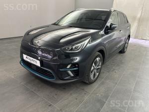 Melns Kia Niro 2020 Rīga, ar dzinēja tilpumu 0.00 L un nobraukumu 118 tūkst. km par 22990 €, foto  vietnē AUTOMOTO.COM.LV