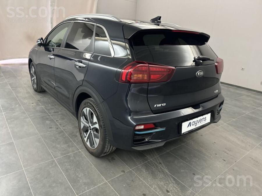 Melns Kia Niro 2020 Rīga, ar dzinēja tilpumu 0.00 L un nobraukumu 118 tūkst. km par 22990 €, foto 5 vietnē AUTOMOTO.COM.LV