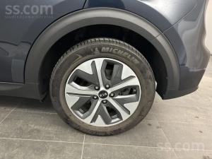 Melns Kia Niro 2020 Rīga, ar dzinēja tilpumu 0.00 L un nobraukumu 118 tūkst. km par 22990 €, foto 12 vietnē AUTOMOTO.COM.LV