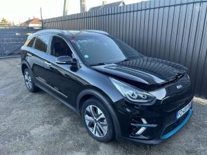 Melns Kia Niro 2021 Kauņa, ar dzinēja tilpumu 0.00 L un nobraukumu 100 tūkst. km par 5700 €, foto  vietnē AUTOMOTO.COM.LV