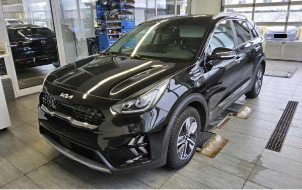 Melns Kia Niro 2021 Viļņa, ar dzinēja tilpumu 1.58 L un nobraukumu 144 tūkst. km par 16900 €, foto 1 vietnē AUTOMOTO.COM.LV