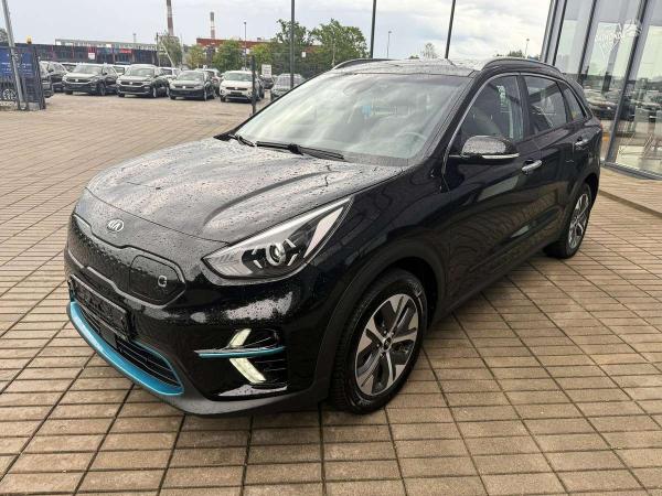 Black Kia Niro 2021 in Kaunas, with an engine capacity of 0.00 L and mileage of 166 thousand km for 18400 €, photo 1 on AUTOMOTO.COM.LV
