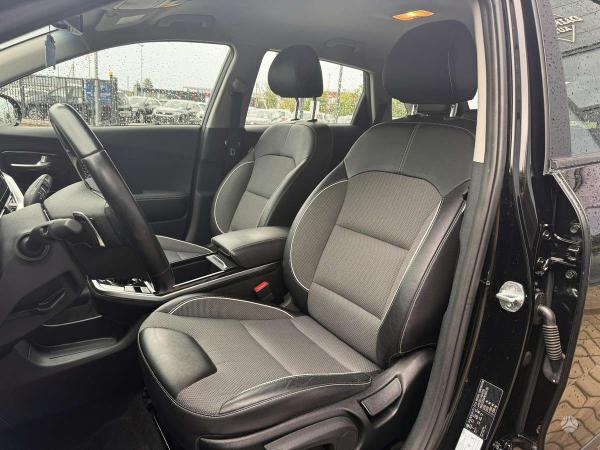 Black Kia Niro 2021 in Kaunas, with an engine capacity of 0.00 L and mileage of 166 thousand km for 18400 €, photo 7 on AUTOMOTO.COM.LV
