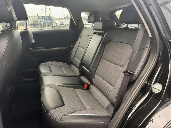 Black Kia Niro 2021 in Kaunas, with an engine capacity of 0.00 L and mileage of 166 thousand km for 18400 €, photo 8 on AUTOMOTO.COM.LV