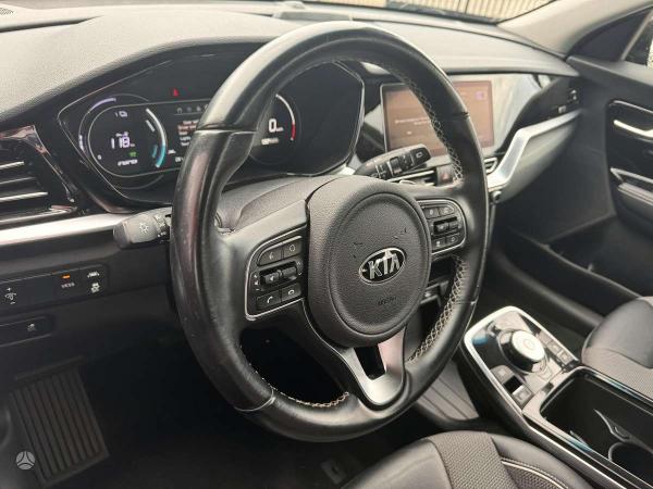 Black Kia Niro 2021 in Kaunas, with an engine capacity of 0.00 L and mileage of 166 thousand km for 18400 €, photo 10 on AUTOMOTO.COM.LV