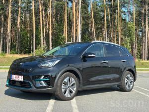 Черный Киа Niro 2021 в Рига, объемом двигателя 1.60 л и пробегом 105 тыс. км за 22500 €, фото  на AUTOMOTO.COM.LV