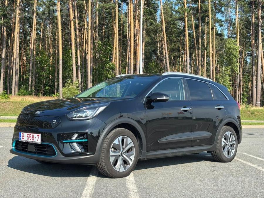 Melns Kia Niro 2021 Rīga, ar dzinēja tilpumu 1.60 L un nobraukumu 105 tūkst. km par 22500 €, foto 1 vietnē AUTOMOTO.COM.LV
