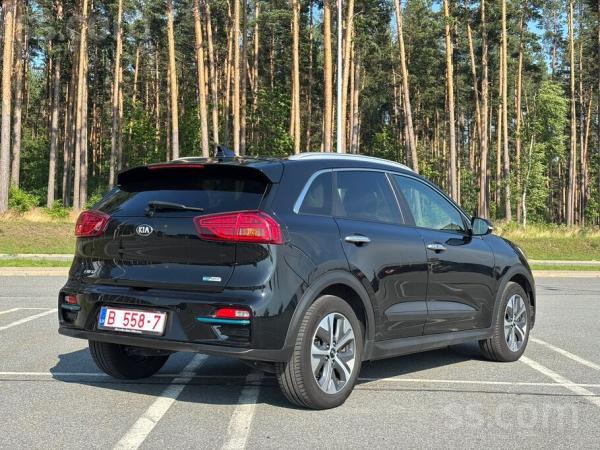 Melns Kia Niro 2021 Rīga, ar dzinēja tilpumu 1.60 L un nobraukumu 105 tūkst. km par 22500 €, foto 4 vietnē AUTOMOTO.COM.LV
