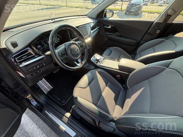 Melns Kia Niro 2021 Rīga, ar dzinēja tilpumu 1.60 L un nobraukumu 105 tūkst. km par 22500 €, foto 6 vietnē AUTOMOTO.COM.LV