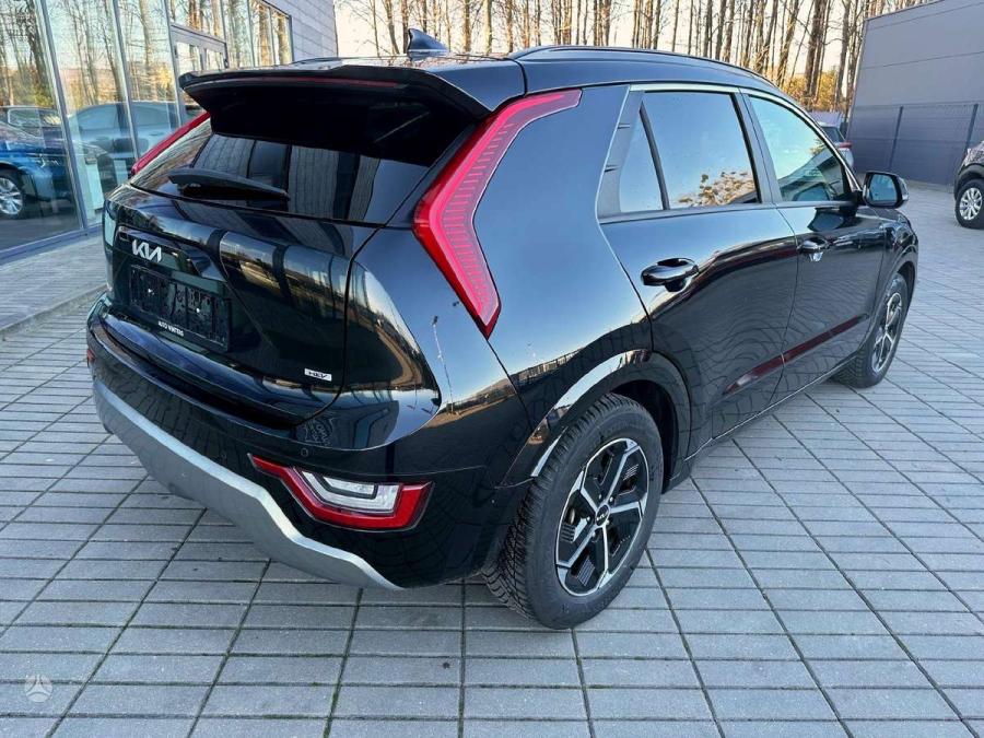 Melns Kia Niro 2022 Kauņa, ar dzinēja tilpumu 1.59 L un nobraukumu 156 tūkst. km par 18900 €, foto 4 vietnē AUTOMOTO.COM.LV