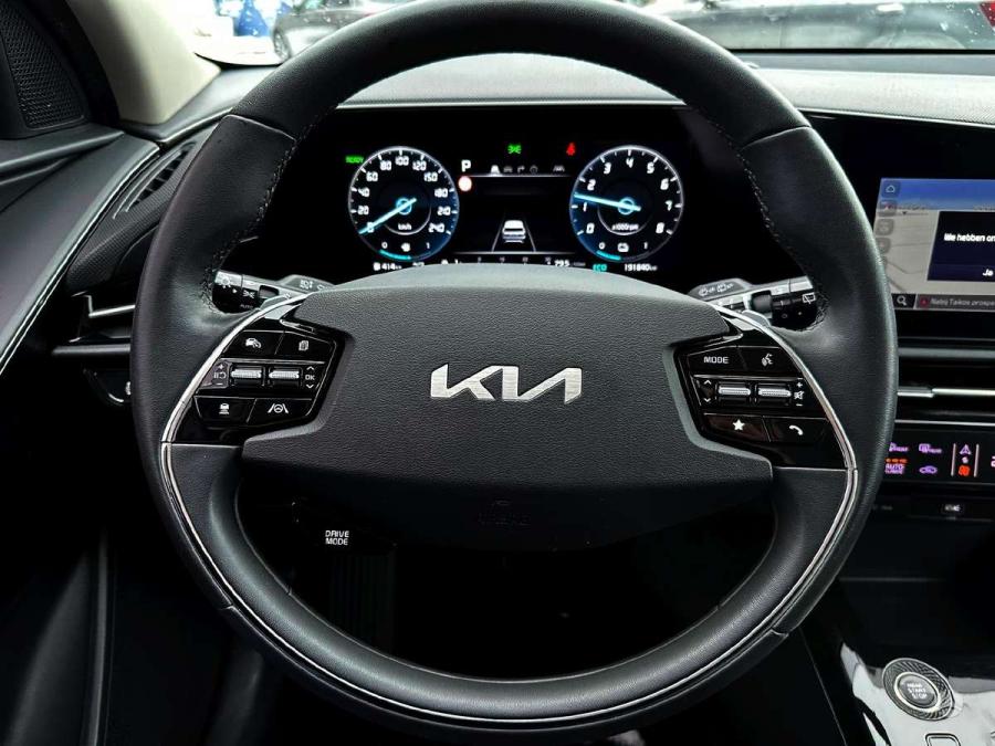Black Kia Niro 2022 in Kaunas, with an engine capacity of 1.59 L and mileage of 191 thousand km for 17200 €, photo 8 on AUTOMOTO.COM.LV