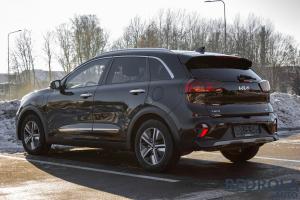 Melns Kia Niro 2022 Kauņa, ar dzinēja tilpumu 1.60 L un nobraukumu 128 tūkst. km par 19500 €, foto 6 vietnē AUTOMOTO.COM.LV