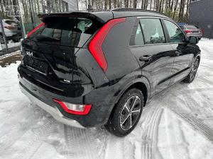 Melns Kia Niro 2022 Kauņa, ar dzinēja tilpumu 1.60 L un nobraukumu 191 tūkst. km par 16900 €, foto 4 vietnē AUTOMOTO.COM.LV