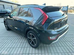Black Kia Niro 2022 in Kaunas, with an engine capacity of 1.60 L and mileage of 156 thousand km for 18900 €, photo 5 on AUTOMOTO.COM.LV