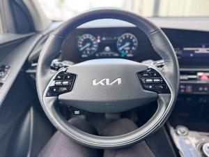 Черный Киа Niro 2022 в Вильнюс, объемом двигателя 1.59 л и пробегом 168 тыс. км за 19750 €, фото 20 на AUTOMOTO.COM.LV