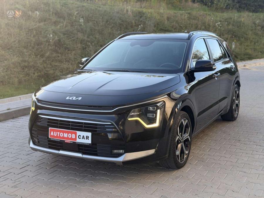 Melns Kia Niro 2022 Viļņa, ar dzinēja tilpumu 1.59 L un nobraukumu 168 tūkst. km par 19650 €, foto 1 vietnē AUTOMOTO.COM.LV
