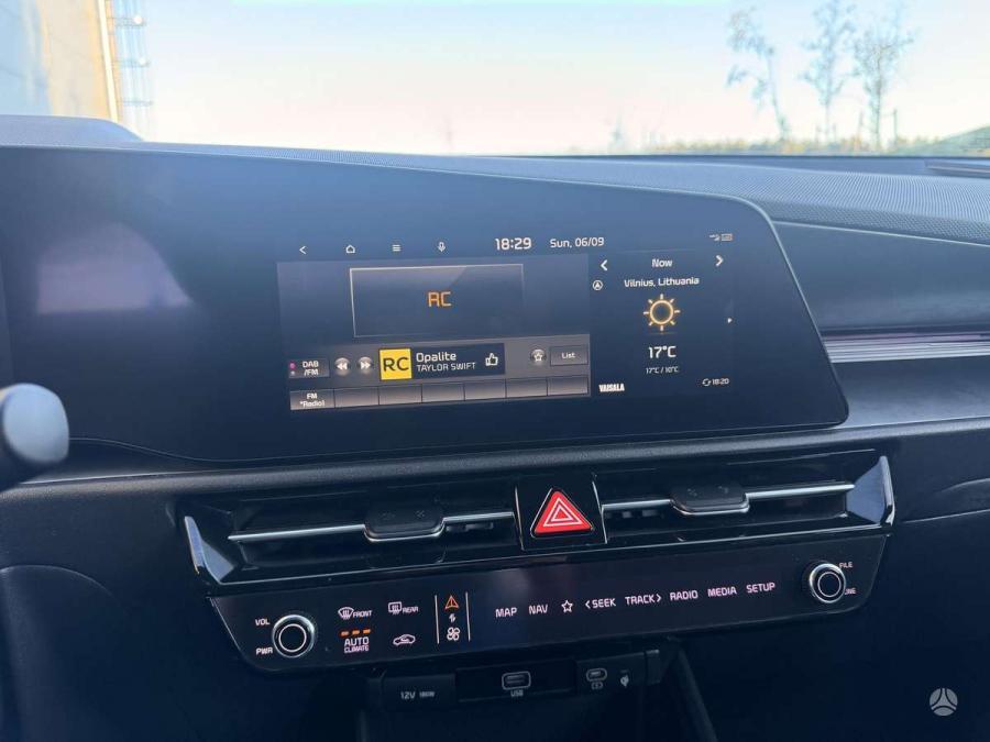 Melns Kia Niro 2022 Viļņa, ar dzinēja tilpumu 1.59 L un nobraukumu 168 tūkst. km par 19650 €, foto 37 vietnē AUTOMOTO.COM.LV