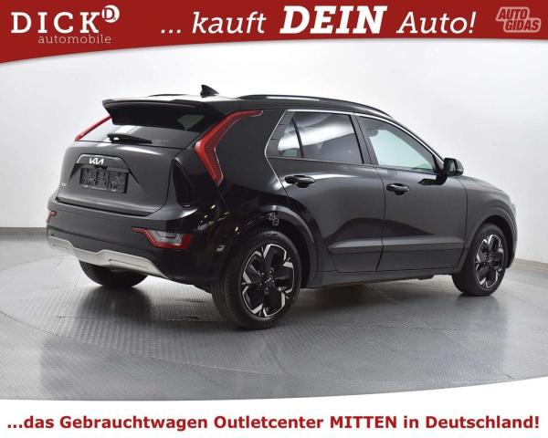 Black Kia Niro 2023 in Kaunas, with an engine capacity of 0.00 L and mileage of 56 thousand km for 26673 €, photo 3 on AUTOMOTO.COM.LV