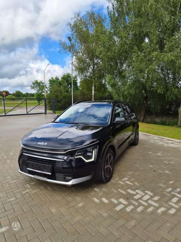 Melns Kia Niro 2023 Kauņa, ar dzinēja tilpumu 1.58 L un nobraukumu 6 tūkst. km par 24999 €, foto 3 vietnē AUTOMOTO.COM.LV
