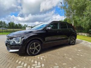Melns Kia Niro 2023 Kauņa, ar dzinēja tilpumu 1.58 L un nobraukumu 6 tūkst. km par 24999 €, foto 6 vietnē AUTOMOTO.COM.LV