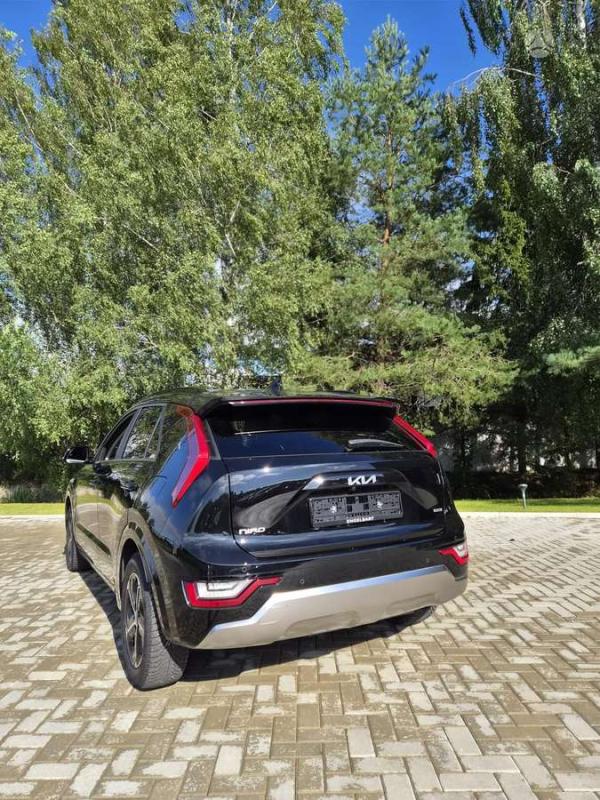 Melns Kia Niro 2023 Kauņa, ar dzinēja tilpumu 1.58 L un nobraukumu 6 tūkst. km par 24999 €, foto 7 vietnē AUTOMOTO.COM.LV