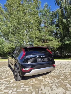 Melns Kia Niro 2023 Kauņa, ar dzinēja tilpumu 1.58 L un nobraukumu 6 tūkst. km par 24999 €, foto 8 vietnē AUTOMOTO.COM.LV