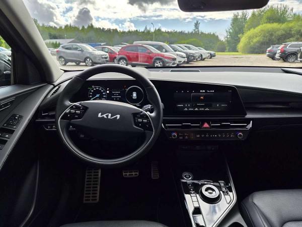 Melns Kia Niro 2023 Kauņa, ar dzinēja tilpumu 1.58 L un nobraukumu 6 tūkst. km par 24999 €, foto 9 vietnē AUTOMOTO.COM.LV