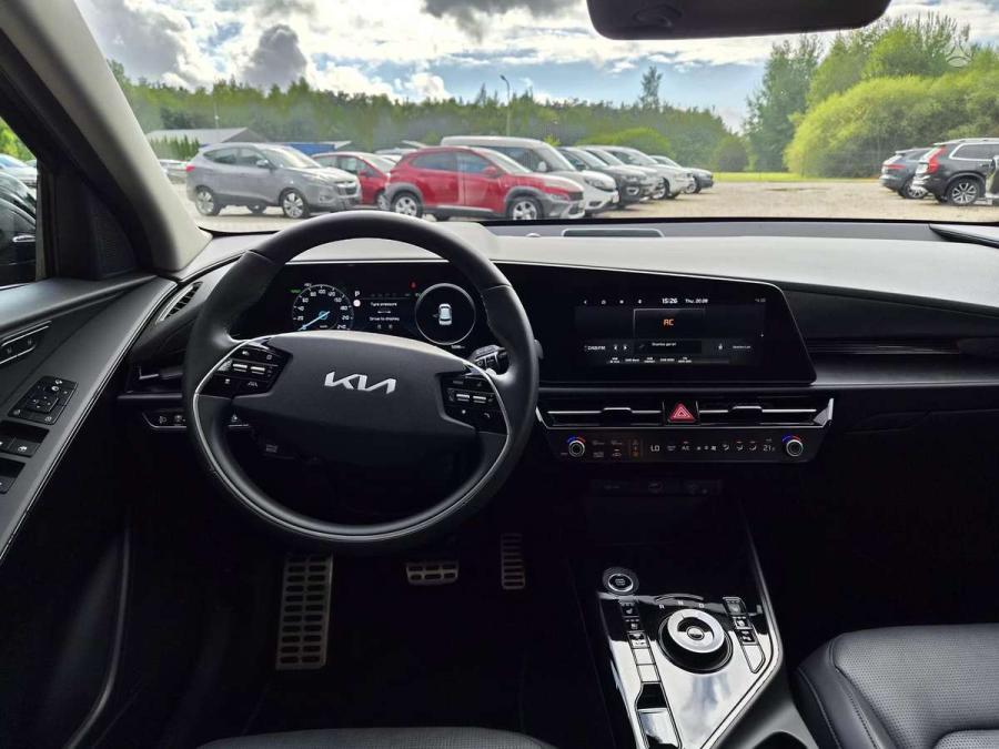 Melns Kia Niro 2023 Kauņa, ar dzinēja tilpumu 1.58 L un nobraukumu 6 tūkst. km par 24999 €, foto 10 vietnē AUTOMOTO.COM.LV