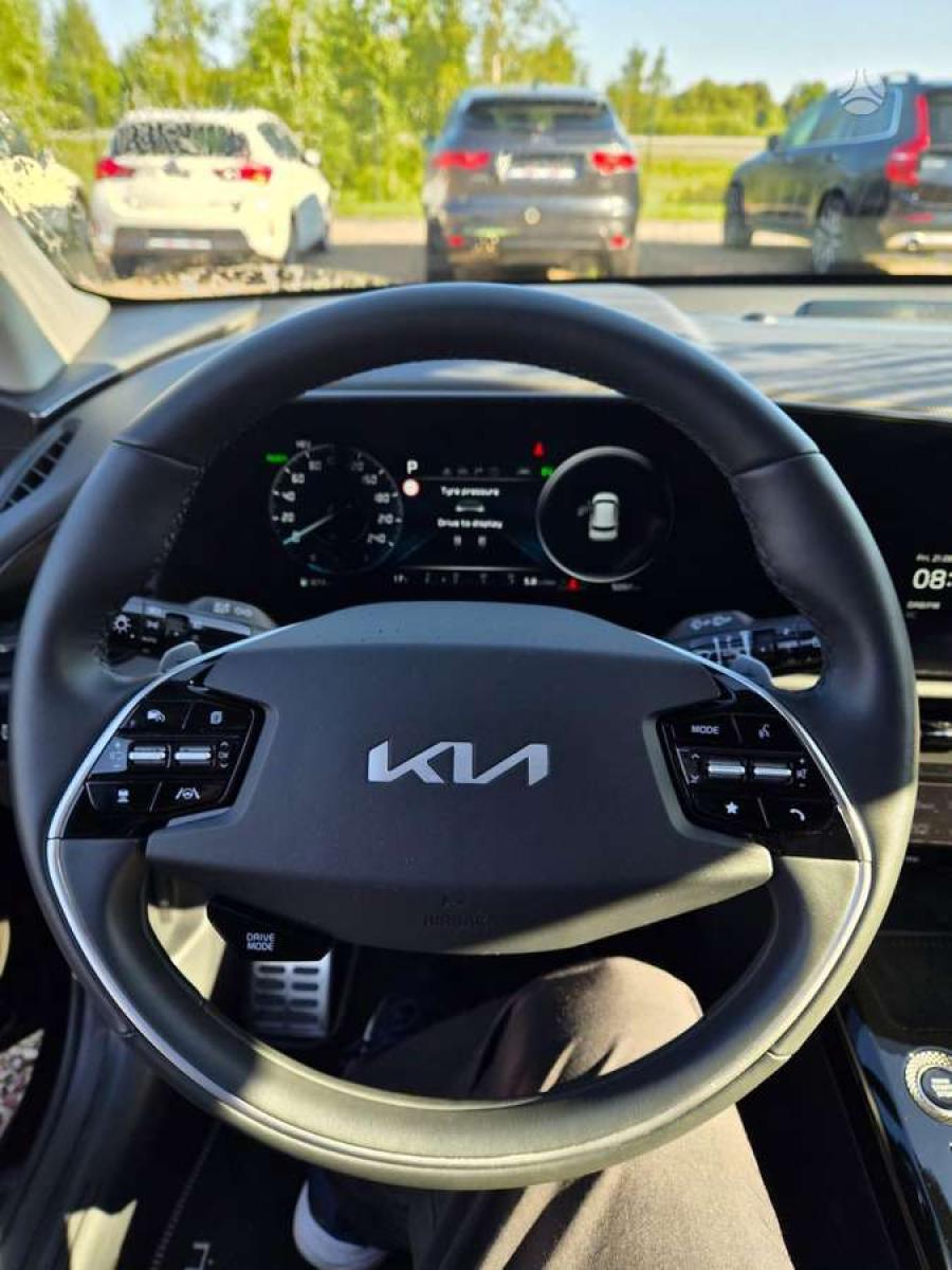 Melns Kia Niro 2023 Kauņa, ar dzinēja tilpumu 1.58 L un nobraukumu 6 tūkst. km par 24999 €, foto 22 vietnē AUTOMOTO.COM.LV