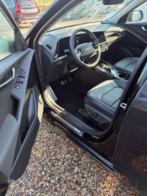 Melns Kia Niro 2023 Kauņa, ar dzinēja tilpumu 1.58 L un nobraukumu 6 tūkst. km par 24999 €, foto 29 vietnē AUTOMOTO.COM.LV