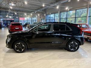 Black Kia Niro 2023 in Dobele, with an engine capacity of 0.00 L and mileage of 69 thousand km for 28950 €, photo 7 on AUTOMOTO.COM.LV