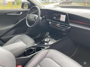 Melns Kia Niro 2025 Viļņa, ar dzinēja tilpumu 1.60 L un nobraukumu 25 tūkst. km par 23500 €, foto 27 vietnē AUTOMOTO.COM.LV