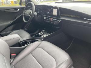 Melns Kia Niro 2025 Viļņa, ar dzinēja tilpumu 1.60 L un nobraukumu 25 tūkst. km par 23500 €, foto 28 vietnē AUTOMOTO.COM.LV