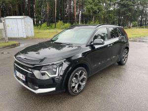 Черный Киа Niro 2025 в Вильнюс, объемом двигателя 1.60 л и пробегом 25 тыс. км за 22500 €, фото  на AUTOMOTO.COM.LV