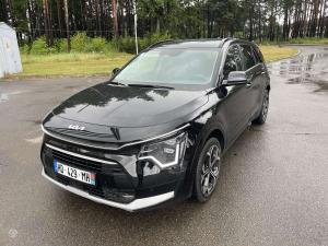 Melns Kia Niro 2025 Viļņa, ar dzinēja tilpumu 1.60 L un nobraukumu 25 tūkst. km par 22500 €, foto 3 vietnē AUTOMOTO.COM.LV