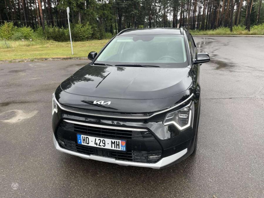 Melns Kia Niro 2025 Viļņa, ar dzinēja tilpumu 1.60 L un nobraukumu 25 tūkst. km par 22500 €, foto 4 vietnē AUTOMOTO.COM.LV