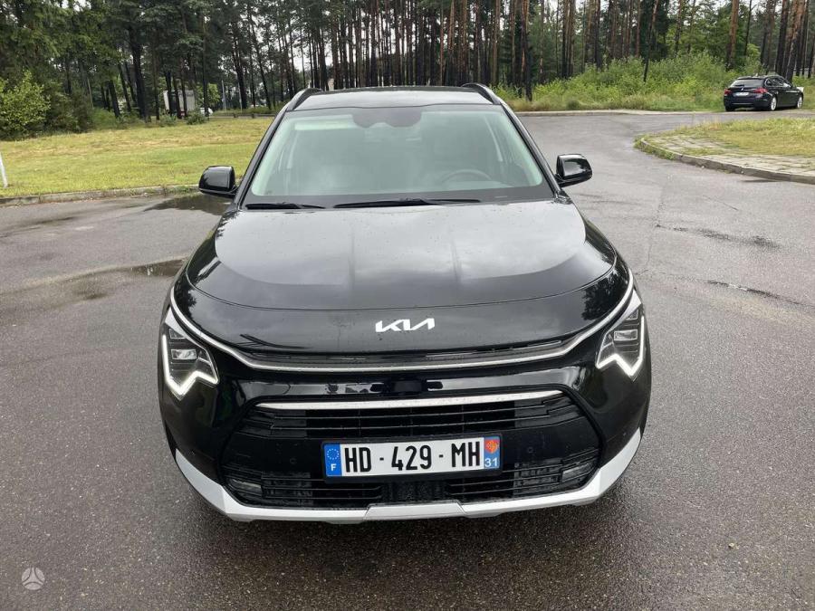Melns Kia Niro 2025 Viļņa, ar dzinēja tilpumu 1.60 L un nobraukumu 25 tūkst. km par 22500 €, foto 5 vietnē AUTOMOTO.COM.LV