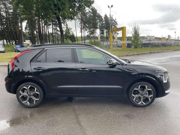 Black Kia Niro 2025 in Vilnius, with an engine capacity of 1.60 L and mileage of 25 thousand km for 22500 €, photo 9 on AUTOMOTO.COM.LV