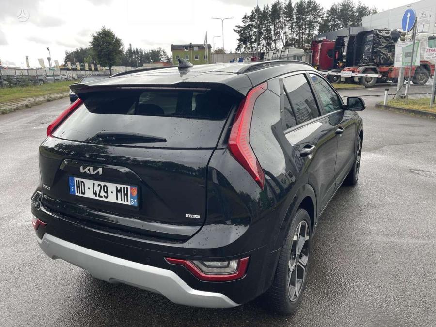 Melns Kia Niro 2025 Viļņa, ar dzinēja tilpumu 1.60 L un nobraukumu 25 tūkst. km par 22500 €, foto 12 vietnē AUTOMOTO.COM.LV
