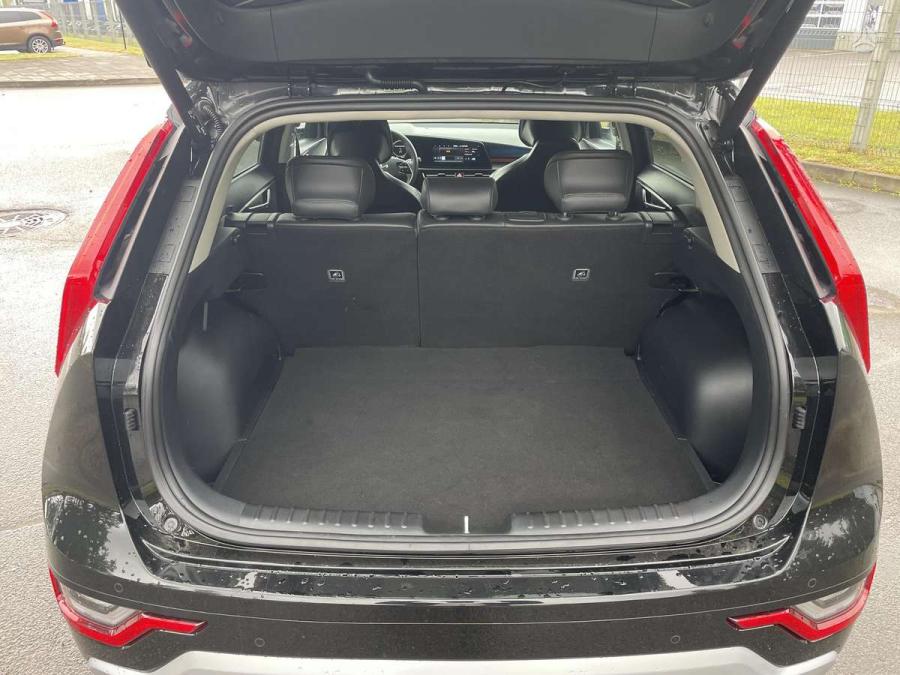 Melns Kia Niro 2025 Viļņa, ar dzinēja tilpumu 1.60 L un nobraukumu 25 tūkst. km par 22500 €, foto 15 vietnē AUTOMOTO.COM.LV