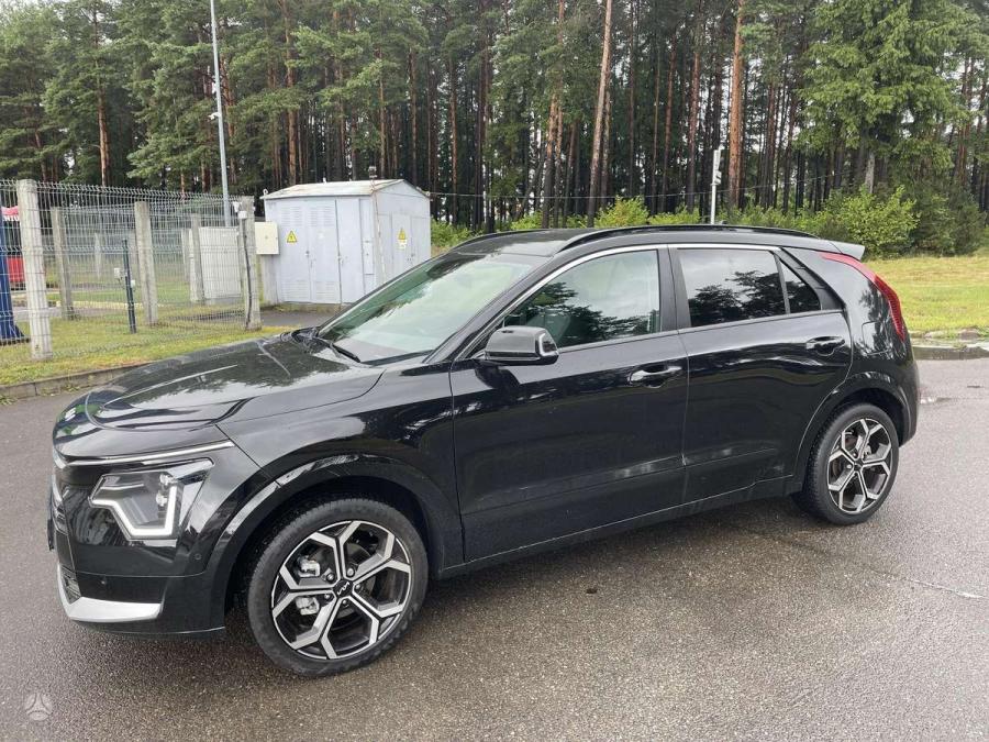 Melns Kia Niro 2025 Viļņa, ar dzinēja tilpumu 1.60 L un nobraukumu 25 tūkst. km par 22500 €, foto 19 vietnē AUTOMOTO.COM.LV