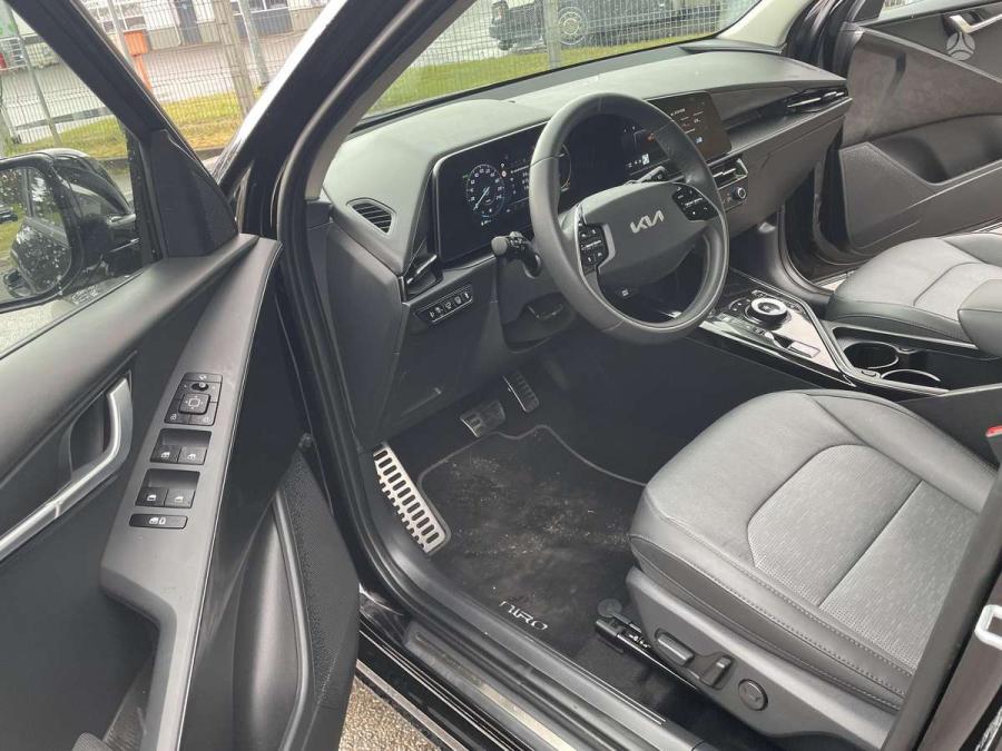 Melns Kia Niro 2025 Viļņa, ar dzinēja tilpumu 1.60 L un nobraukumu 25 tūkst. km par 22500 €, foto 20 vietnē AUTOMOTO.COM.LV
