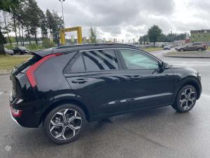 Melns Kia Niro 2025 Viļņa, ar dzinēja tilpumu 1.60 L un nobraukumu 25 tūkst. km par 22500 €, foto 31 vietnē AUTOMOTO.COM.LV
