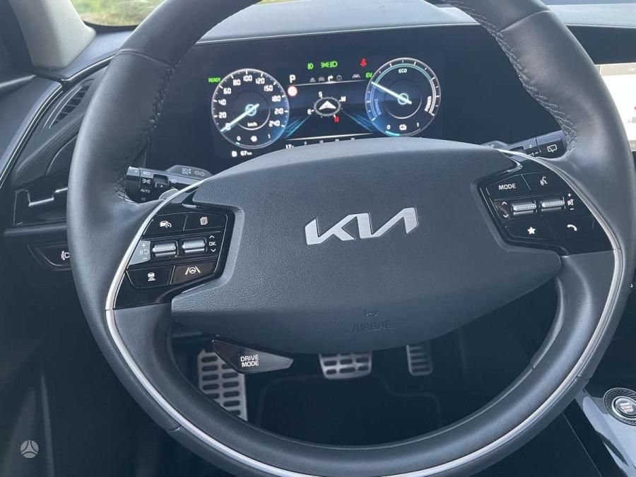 Melns Kia Niro 2025 Viļņa, ar dzinēja tilpumu 1.60 L un nobraukumu 25 tūkst. km par 22500 €, foto 33 vietnē AUTOMOTO.COM.LV