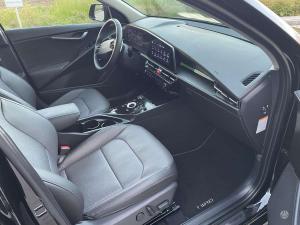 Melns Kia Niro 2025 Viļņa, ar dzinēja tilpumu 1.60 L un nobraukumu 25 tūkst. km par 22500 €, foto 45 vietnē AUTOMOTO.COM.LV