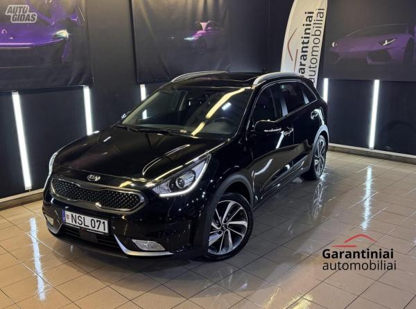 Black Kia Niro 2018 in Avizieniai, with an engine capacity of 1.60 L and mileage of 123 thousand km for 11950 €, photo 1 on AUTOMOTO.COM.LV